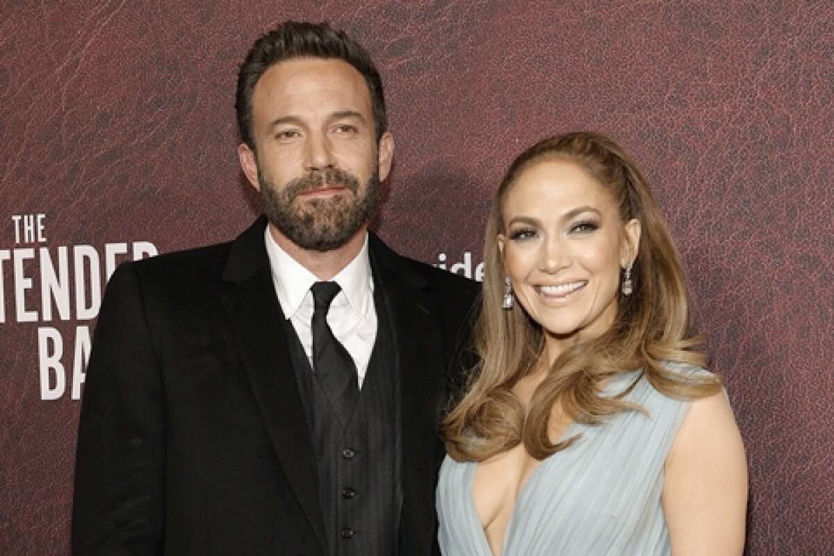 Jennifer Lopez Confirms Engagement to Ben Affleck - MustHub