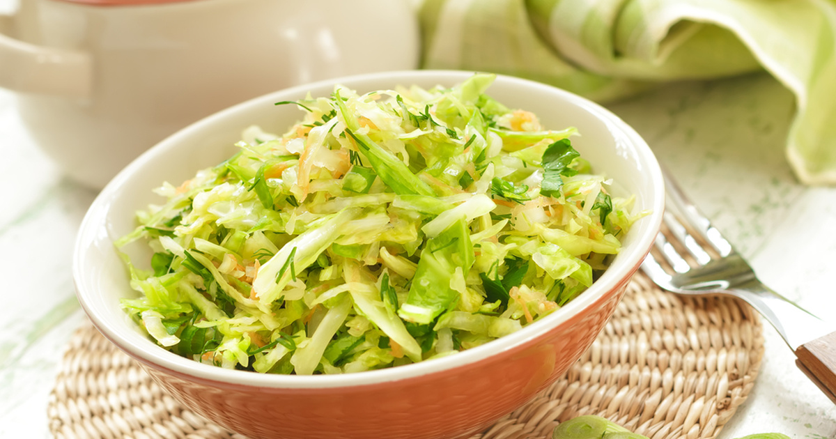 What to cook from young cabbage: spring recipes - MustHub