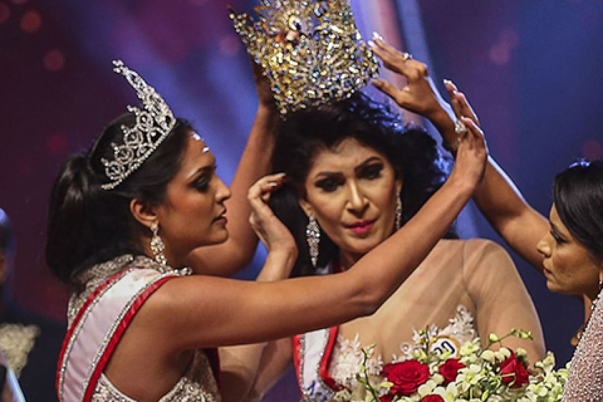 The winner of the "Mrs. World — 2020" contest, who took the crown from ...