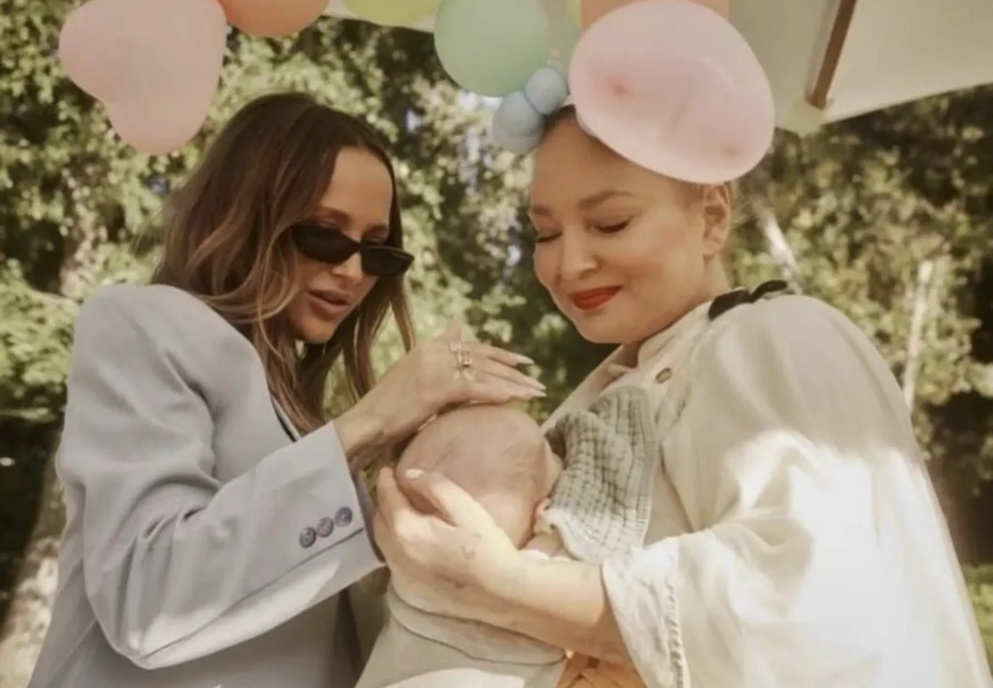 Photos of singer Sia with a baby have appeared online. Perhaps this is ...