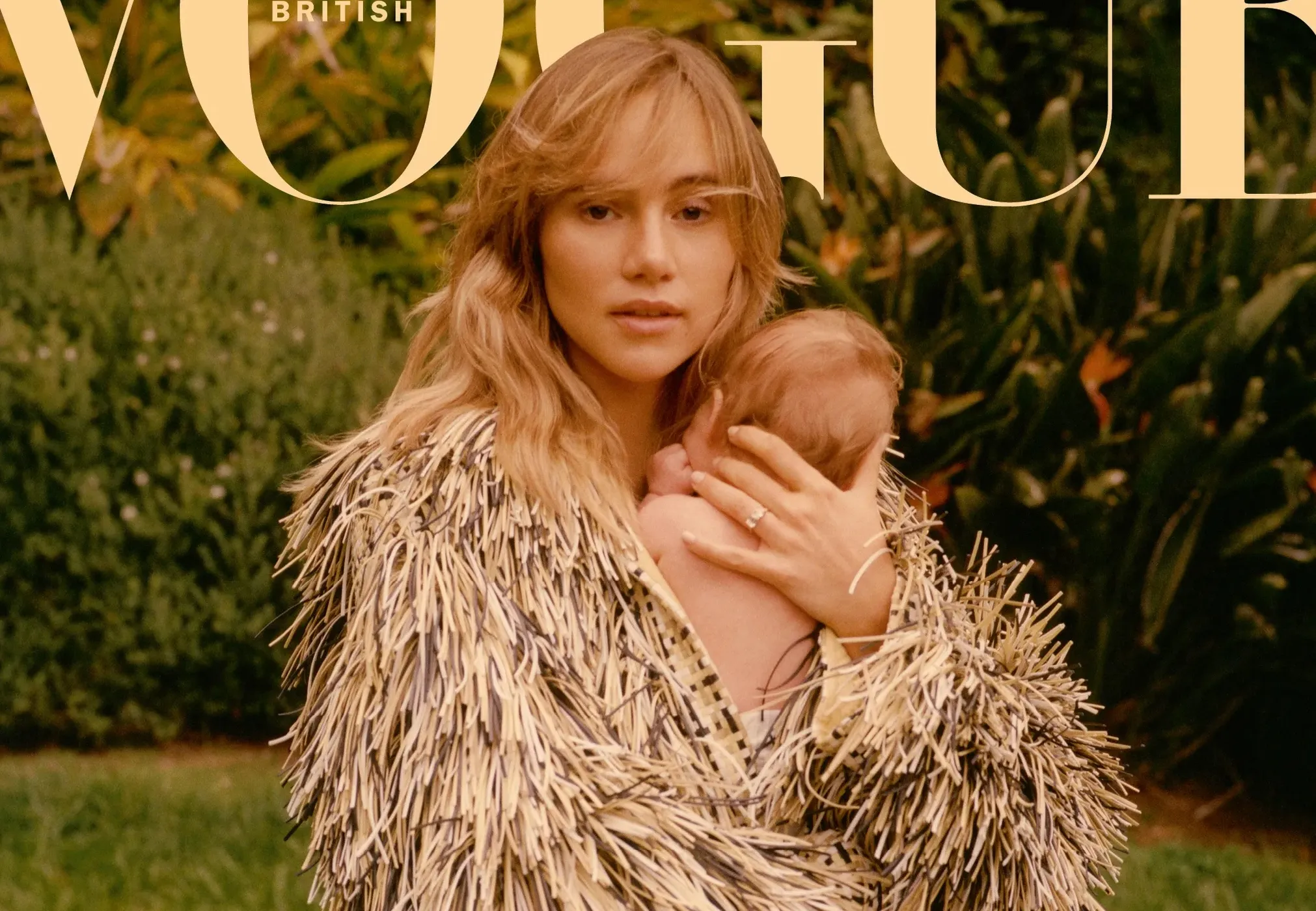 Suki Waterhouse poses for Vogue cover with her three-month-old daughter ...